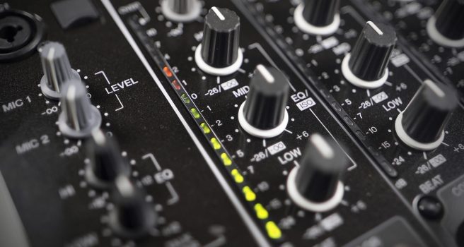 Setting Volume Levels on DJ Mixer: Great Guide! (2023)