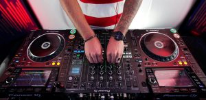 Essential Dj Tips: 12 Dj Tips For Beginner And Advanced Djs!